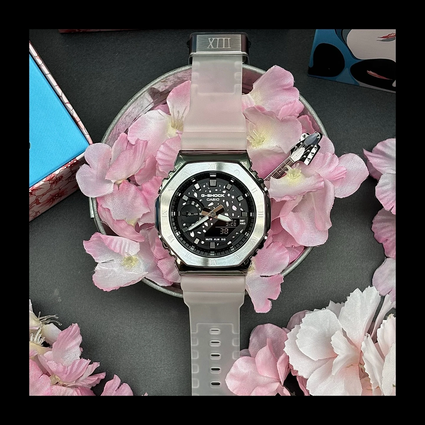 Casio CASIO G-SHOCK x ONE OK ROCK GM2100 GM2100TTTR GM-2100 Casio CASIO G-SHOCK x ONE OK ROCK GM2100 GM2100TTTR GM-2100